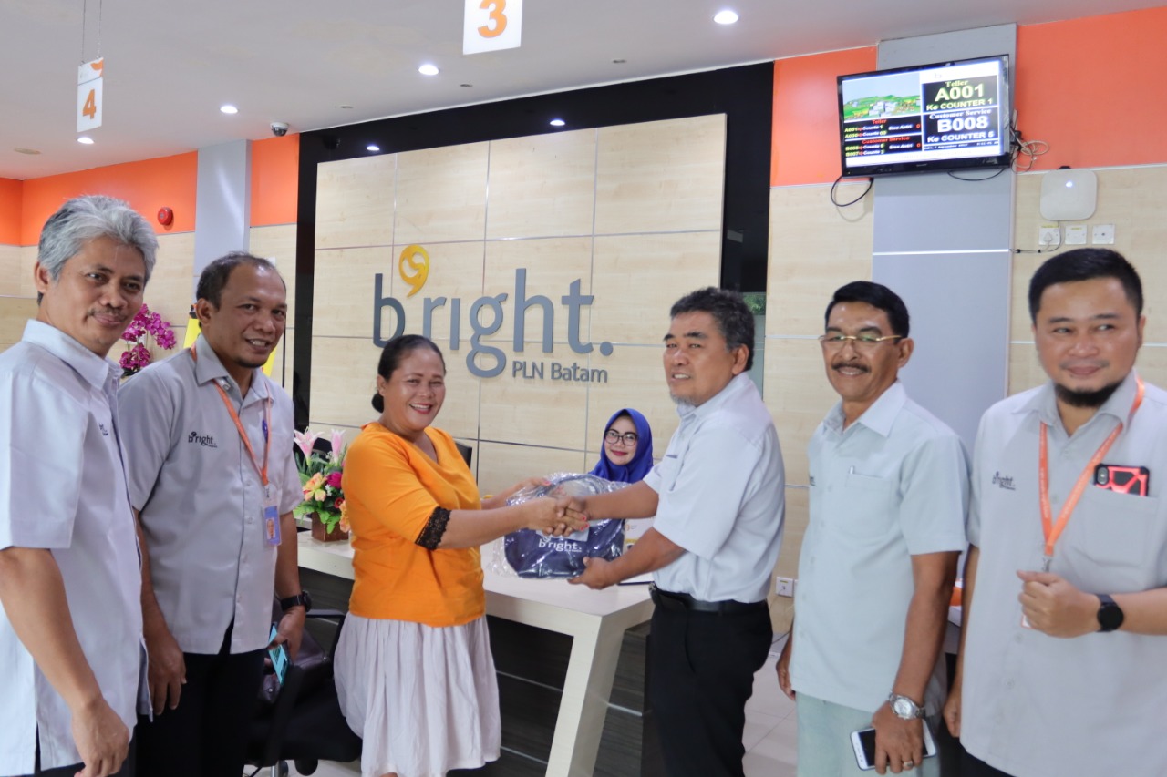 Peringati Hari Pelanggan Nasional, bright PLN Batam Menyapa Pelanggan ...