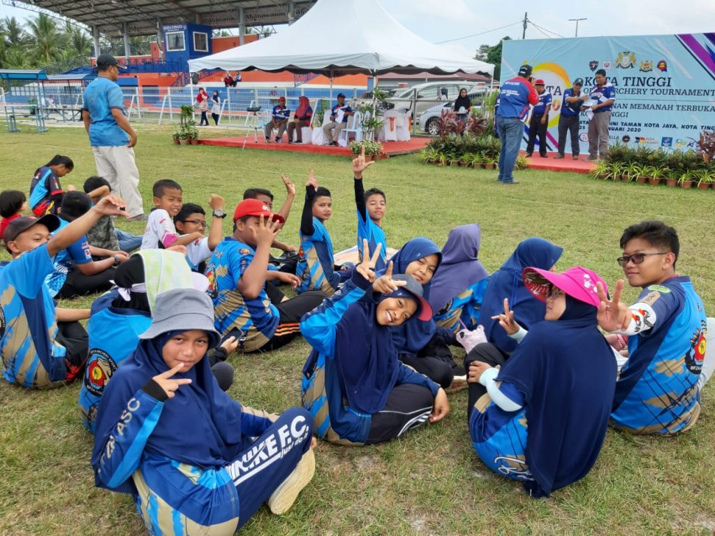 Salima Siswa SMPN 12 Batam Raih Medali di Johor, Malaysia - acikepri.com