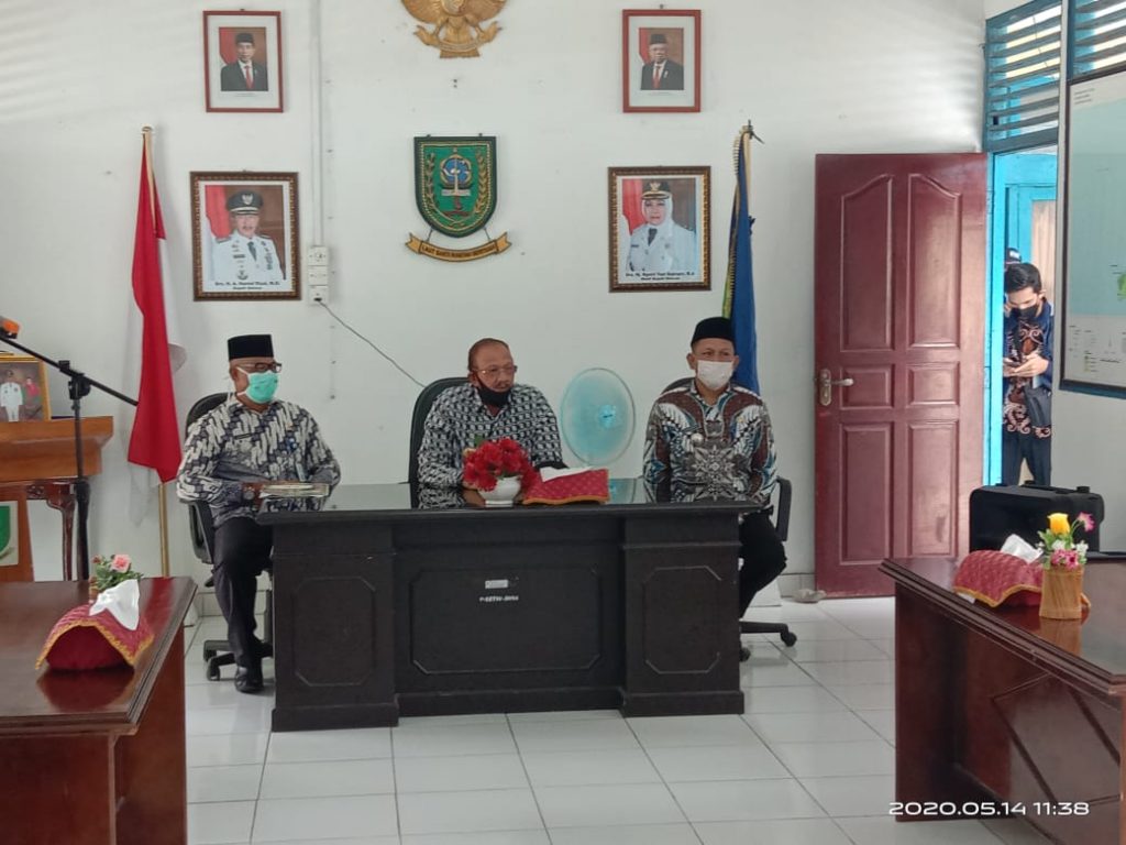 Kunjungi Midai, Bupati Natuna Bagikan Sembako kepada Masyarakat ...