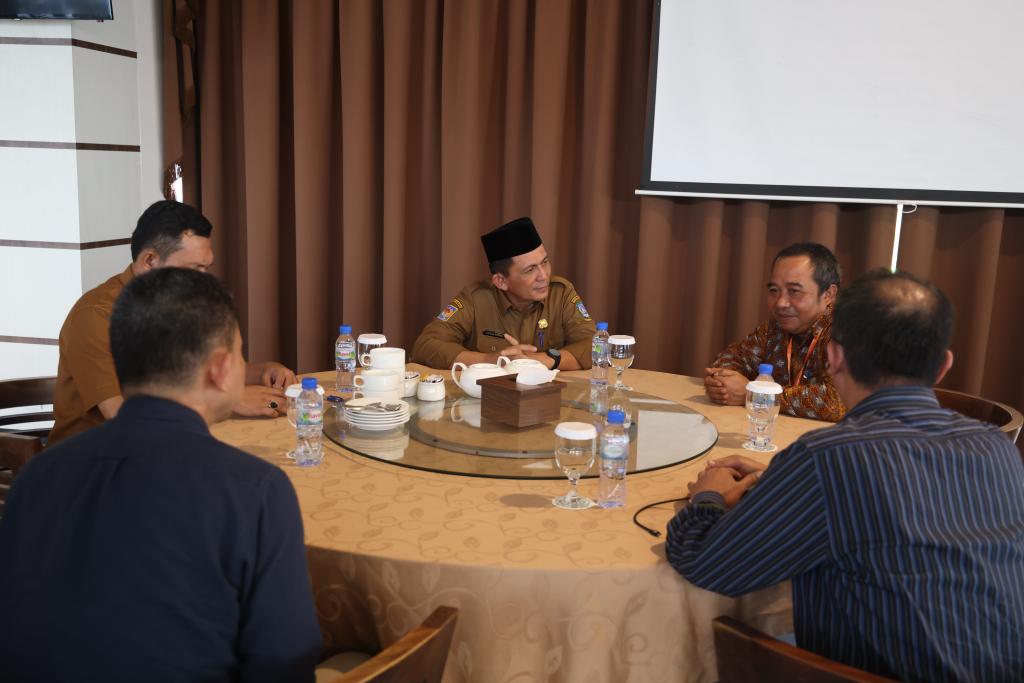 Gubernur Kepri Audensi dengan Dirut PT PLN Bright Batam - acikepri.com